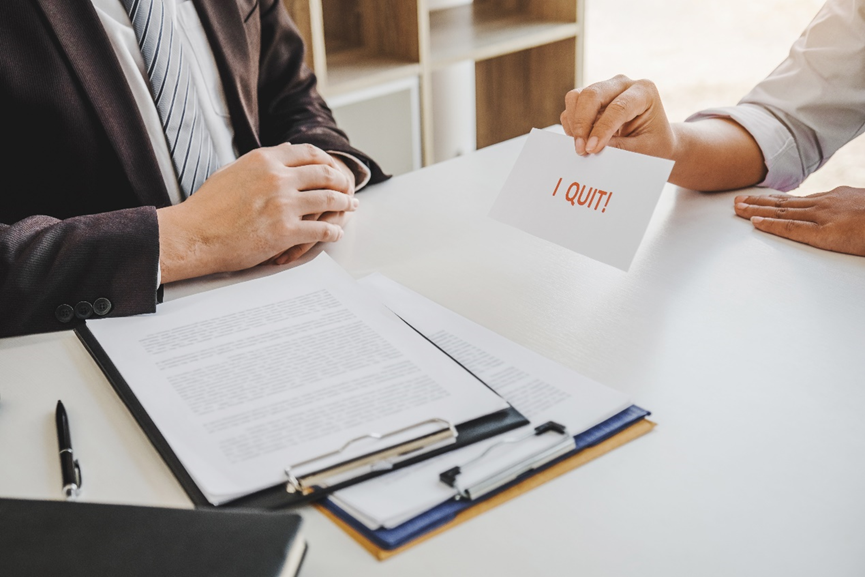 How to Retain Employees During the Great Resignation? – EMEET